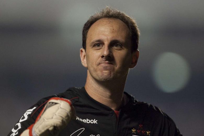 Football: Brazilian goalkeeper Ceni hangs up gloves and goal-scoring ...