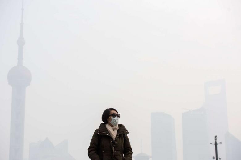 Hazardous smog hits Shanghai as China's bad air spreads | The Straits Times