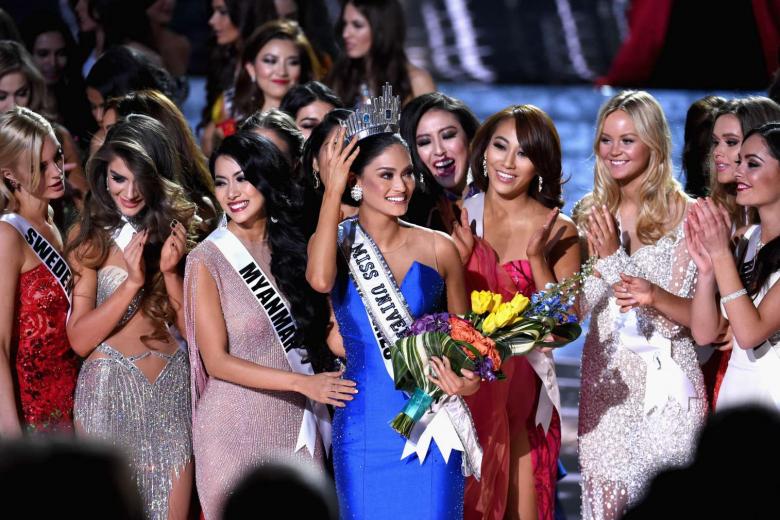 Miss Philippines crowned Miss Universe after live TV mix-up | The ...