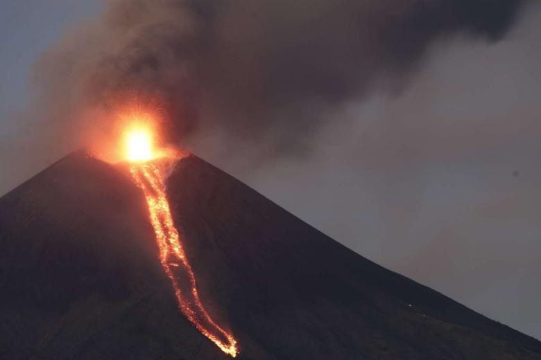 Volcano in Nicaragua spews gas and lava | The Straits Times