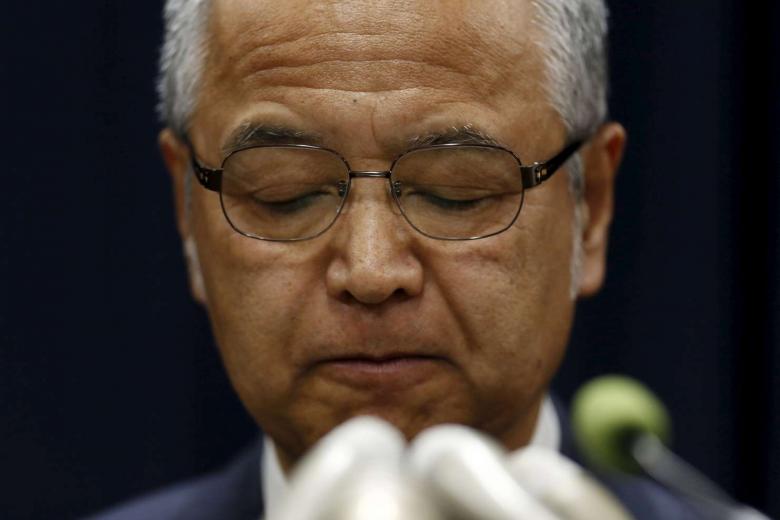 Tearful Japan economy minister Amari quits over bribe allegations in ...