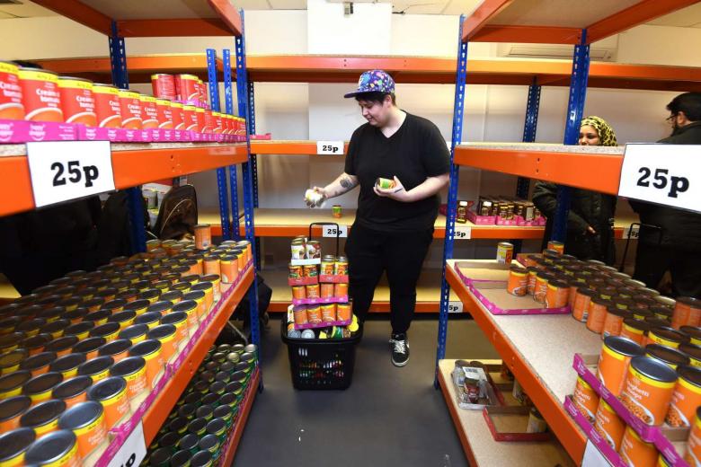 In pictures: EasyJet founder opens budget supermarket in London | The ...