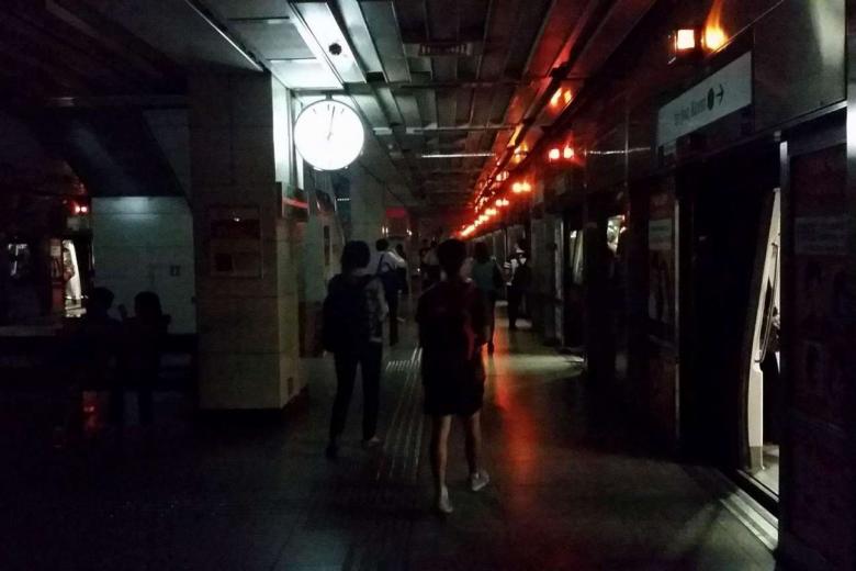 Train service disruptions on three MRT lines and Bukit Panjang LRT due ...