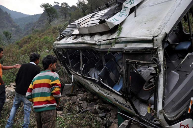 India bus crash kills 14 after road collapse | The Straits Times