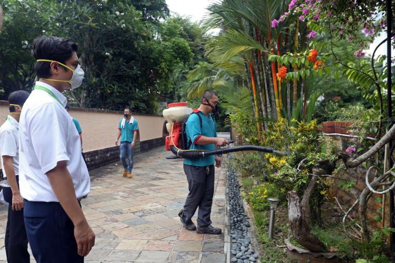 First Zika patient had minimal contact with public, says Health ...