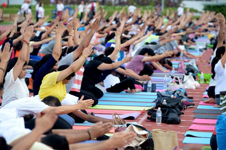 750 celebrate International Day of Yoga in Kallang | The Straits Times