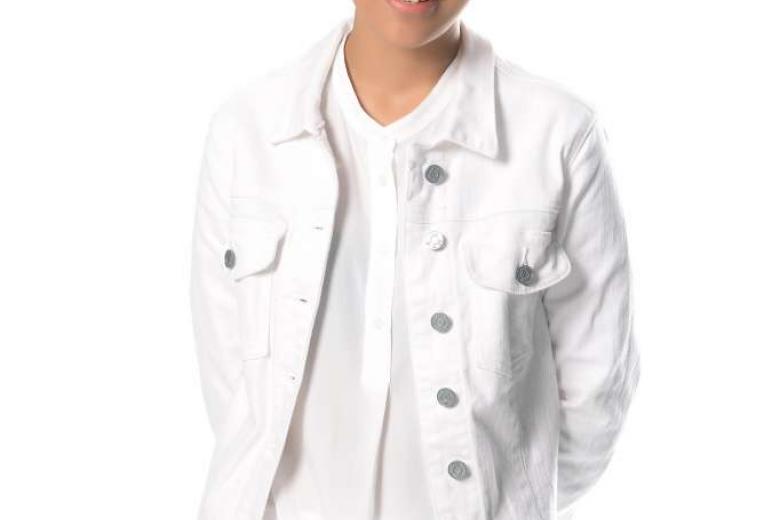 New singing contest winner Jean Goh gets $5,000 cash and also movie ...