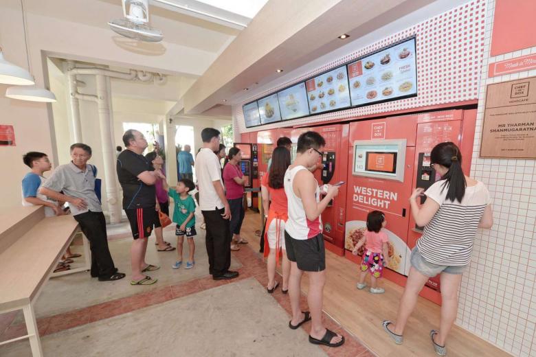 Hour-long queues at Sengkang's food-vending machines | The Straits Times