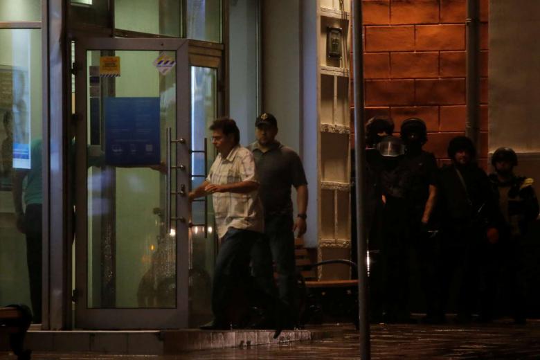 Hostage taker at Moscow bank turns himself in | The Straits Times
