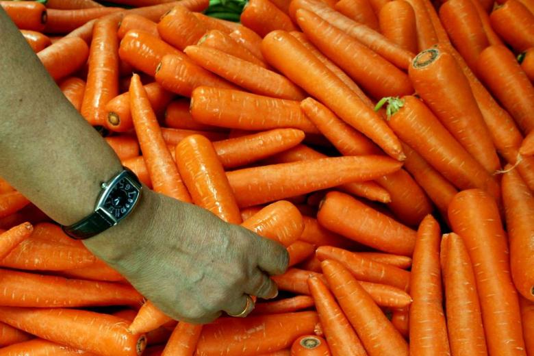 Food myths: Can carrots help you see better? | The Straits Times