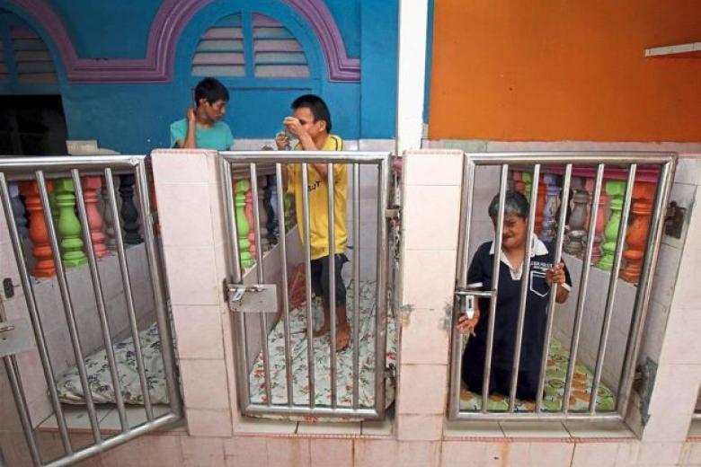 Malaysia welfare home criticised for keeping mentally disabled in cage ...