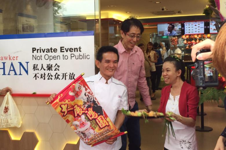 Hawker Chan restaurant, by one-Michelin starred Liao Fan Soya Sauce ...