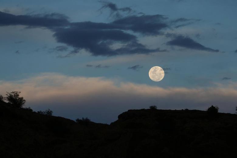 In Pictures: A day before the Nov 14 supermoon | The Straits Times