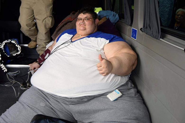 World's heaviest man, who weighs 500kg, leaves Mexico home for first ...