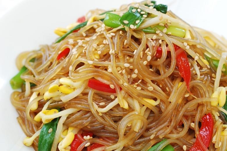 Make a homey Korean favourite - kongnamul japchae | The Straits Times