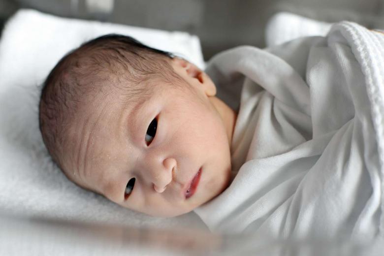 Christmas baby, born at midnight, weighs 2.525kg | The Straits Times