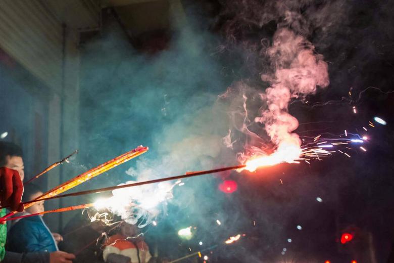 Drunken man in China seriously injured after mistaking firecracker for ...
