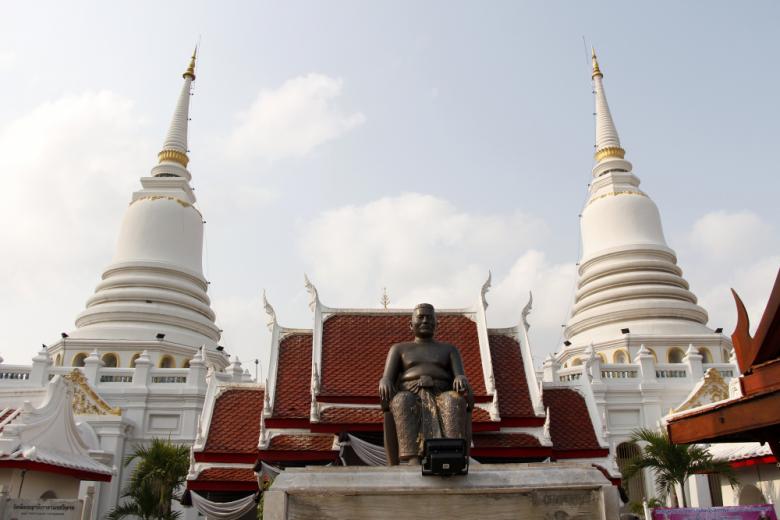 Take a walk around the historic Khlong San neighbourhood in Bangkok ...