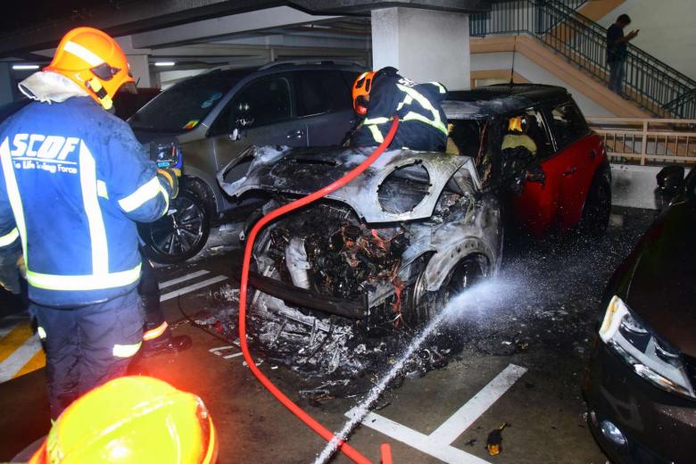 Mini Cooper catches fire shortly after driver parks car in Tiong Bahru ...