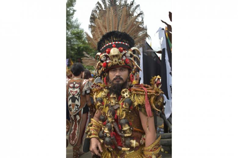 Indonesia recruits tribespeople for war against haze | The Straits Times