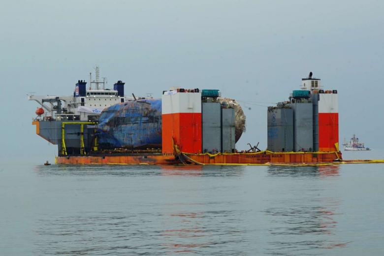 Businesses cursed by 'devil's waters' of South Korea's Sewol ferry ...