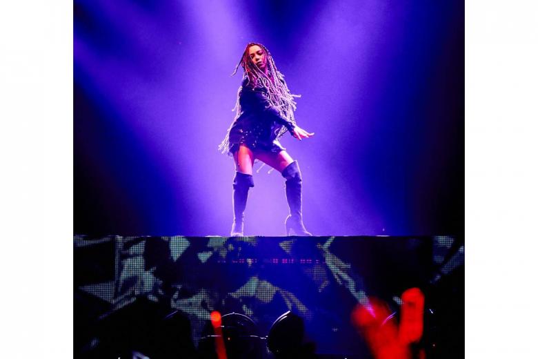 A-mei turns back the clock in a concert celebrating her two decades as ...