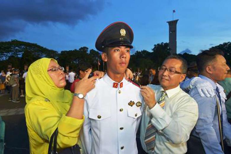 Newly commissioned SAF officer dedicates Sword of Honour to his father ...