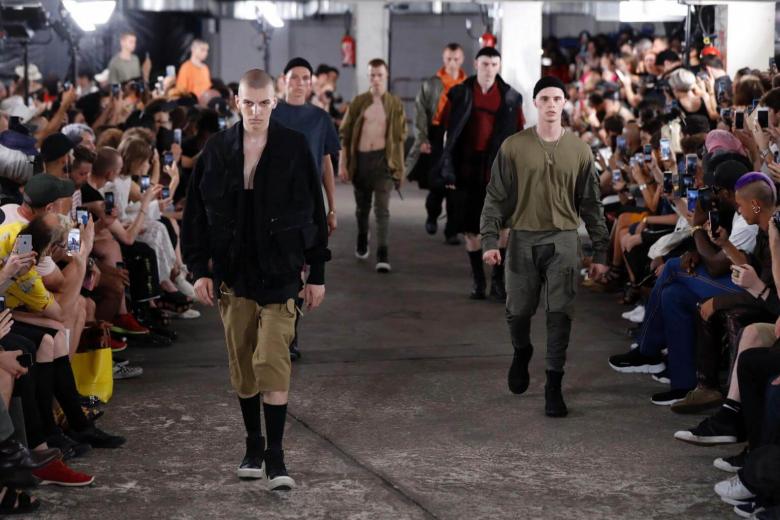 Refugee chic hits Paris catwalk | The Straits Times