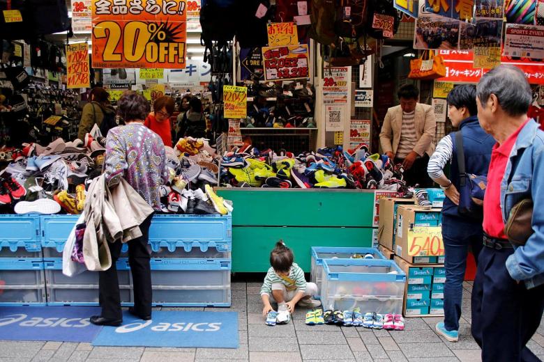 Japan retail growth slows as wages continue to disappoint | The Straits ...