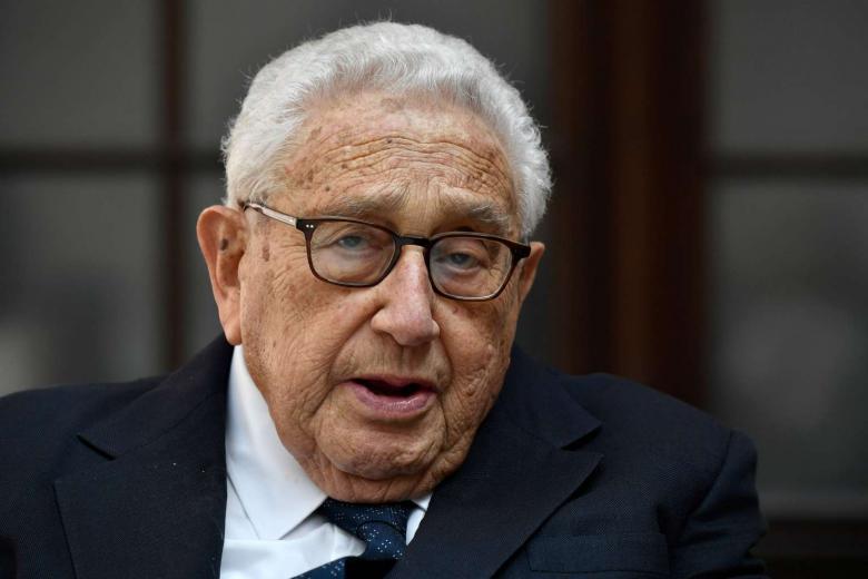 Vladimir Putin receives former US diplomat Henry Kissinger in Kremlin ...