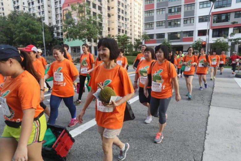 Durian charity run in Hougang draws 500 participants | The Straits Times
