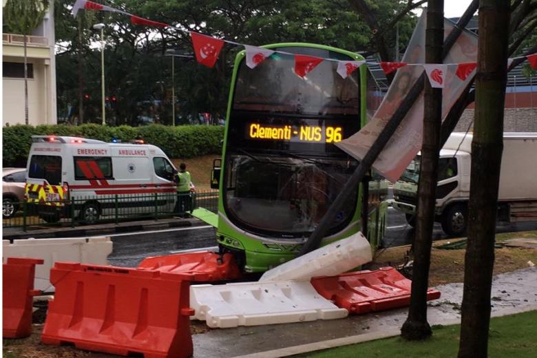 Tower Transit bus that goes to NUS crashes into lamp post in Clementi ...