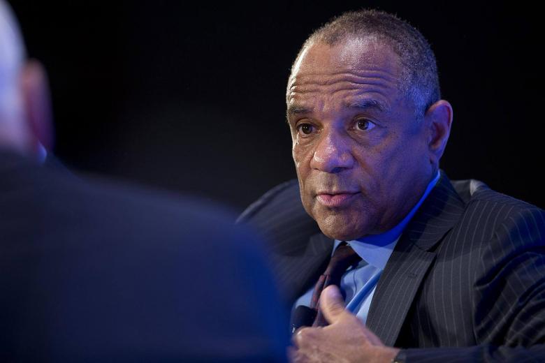 American Express CEO Kenneth Chenault to step down after nearly 17 ...