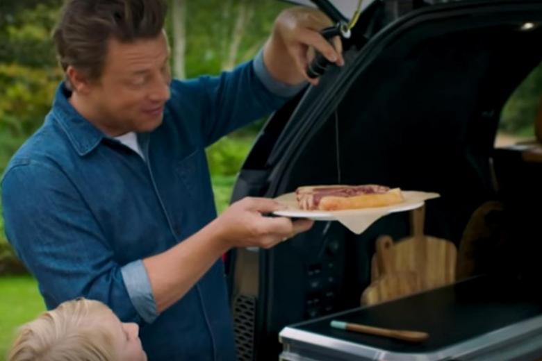 Celebrity chef Jamie Oliver teams up with Land Rover to turn car into ...