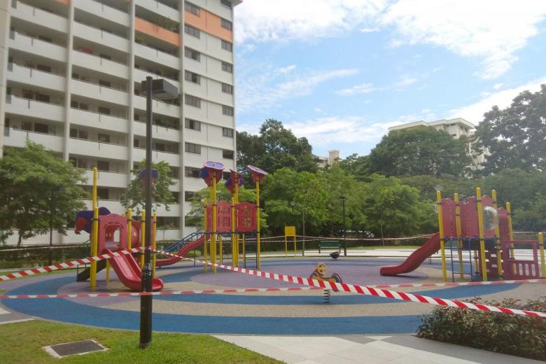 Concrete piece from Clementi apartment roof falls 40 floors to ...
