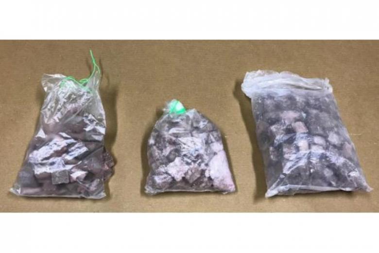 1.31kg of heroin seized, 5 drug offenders arrested | The Straits Times