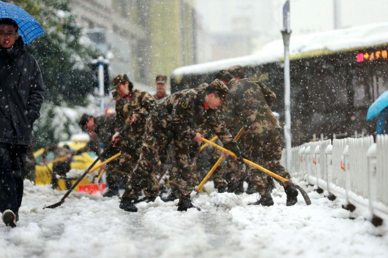 Three airports shut, five bus stops collapse after heavy snowfall in ...