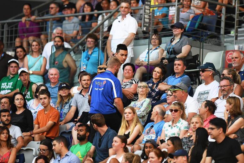 Tennis: Crowd behaves badly as prankster halts play at Australian Open ...