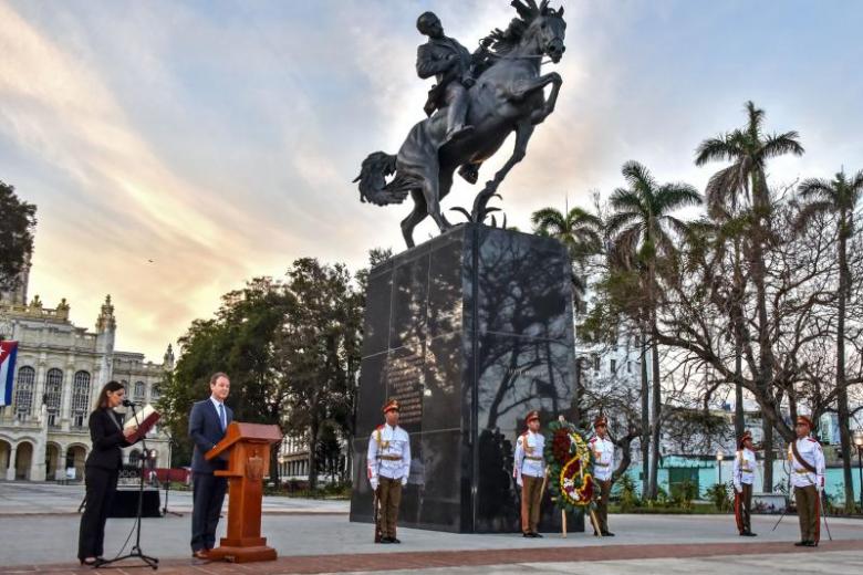 Havana unveils a New York equestrian statue of Cuban independence hero ...