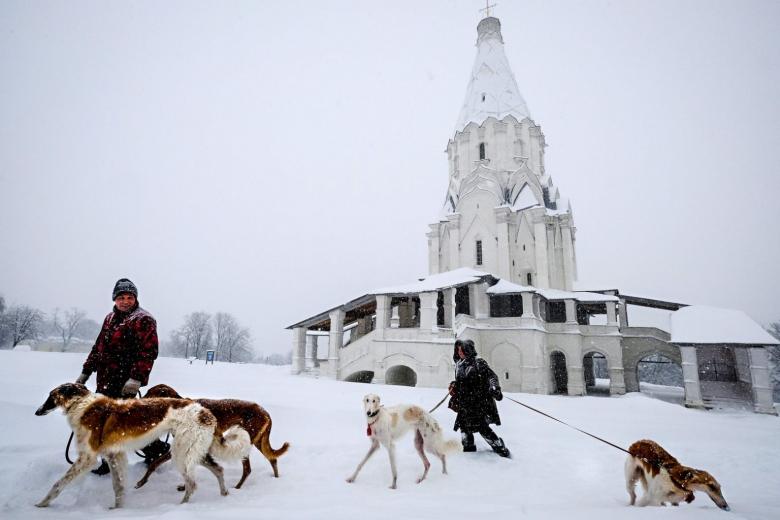 In Pictures: Record snowfall in Moscow | The Straits Times