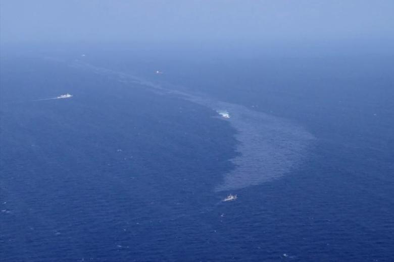Japan confirms oil from wrecked tanker Sanchi hitting its beaches | The ...