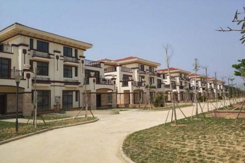 Chinese tycoon builds luxury houses for hometown; villagers squabble ...