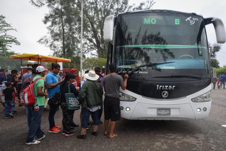 Fear, solidarity drive migrants to stick with Mexico ‘caravan’ | The ...