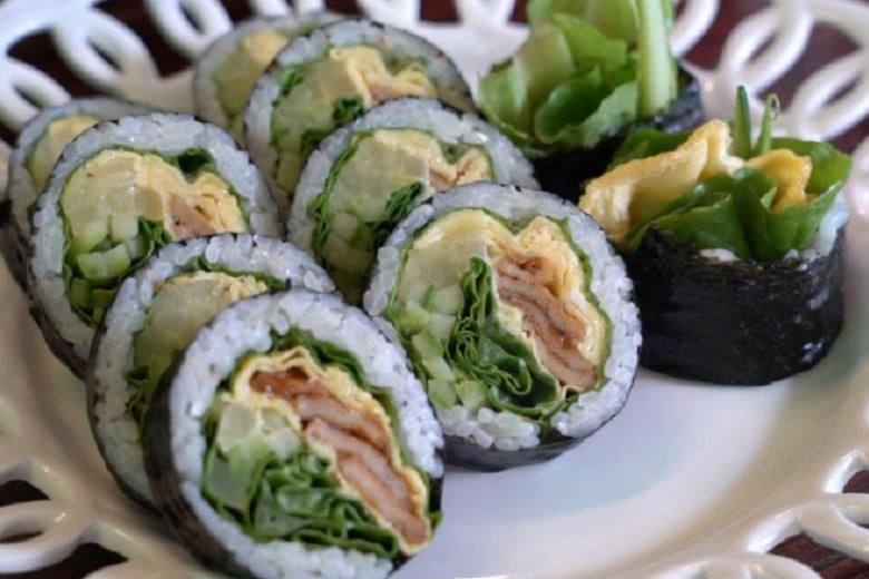 Gimbap, a seaweed rice roll, is South Korea's answer to perfect picnic ...