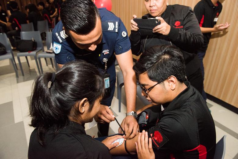 SCDF volunteers set record for first-aid exercise to mark 150 years of ...