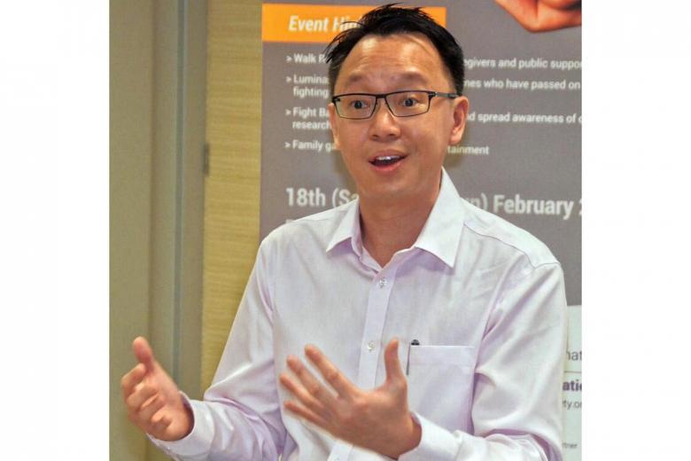 "WHOLE FAMILY DIE" Parents fight in front of their children at Seletar ...