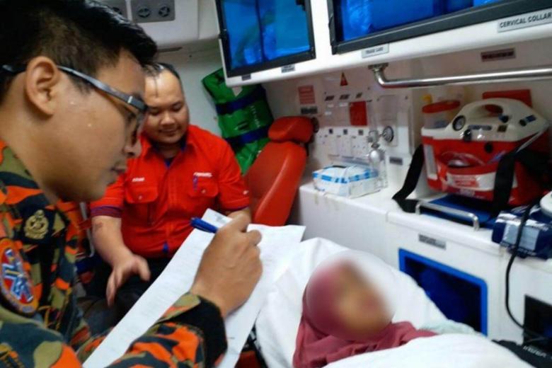 Pregnant woman faints and falls onto Kuala Lumpur's LRT tracks | The ...