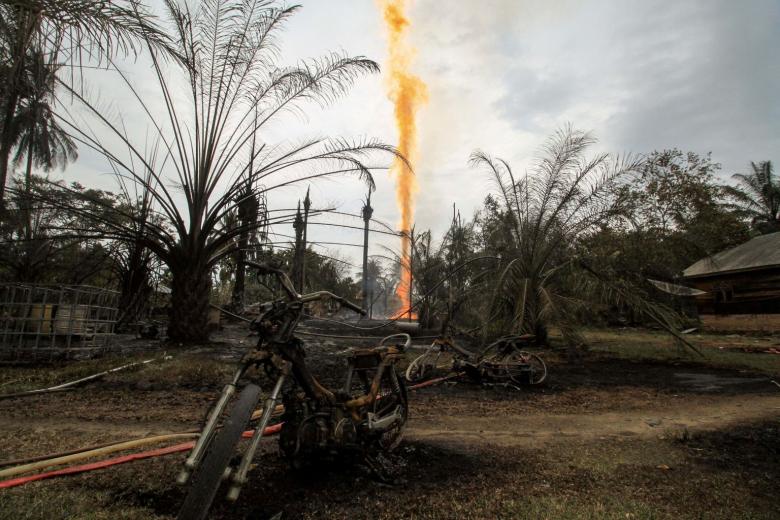 Indonesia oil well explosion death toll climbs to 21 | The Straits Times