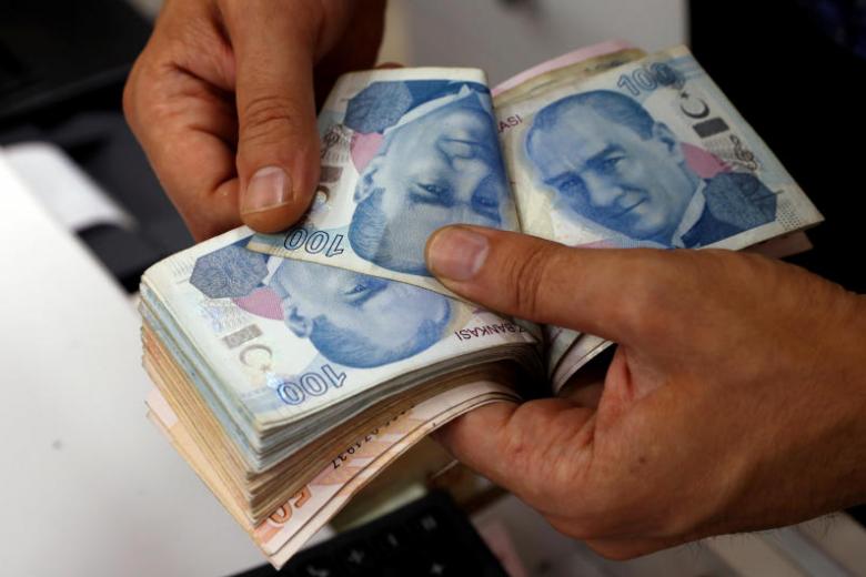 Turkey's lira currency in free fall: 5 burning questions about the ...