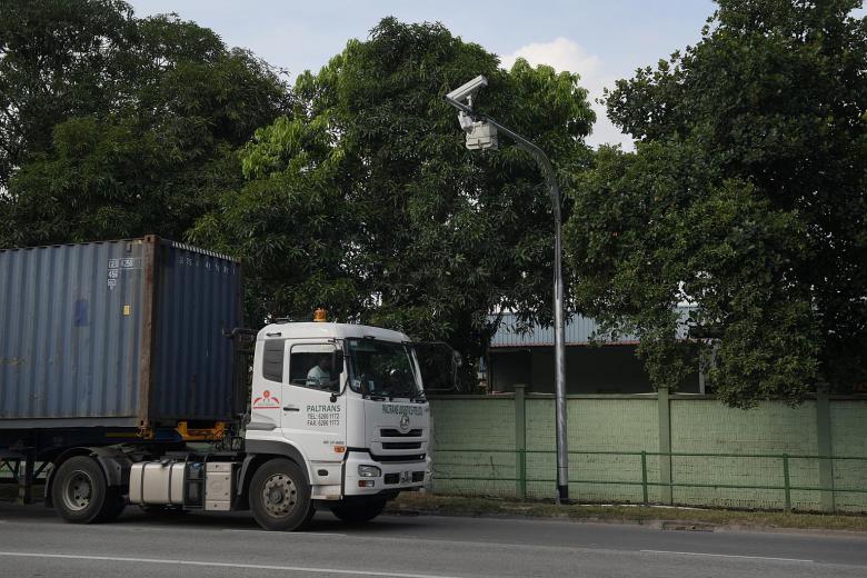 LTA turning to laser tech to nab overloaded vehicles | The Straits Times